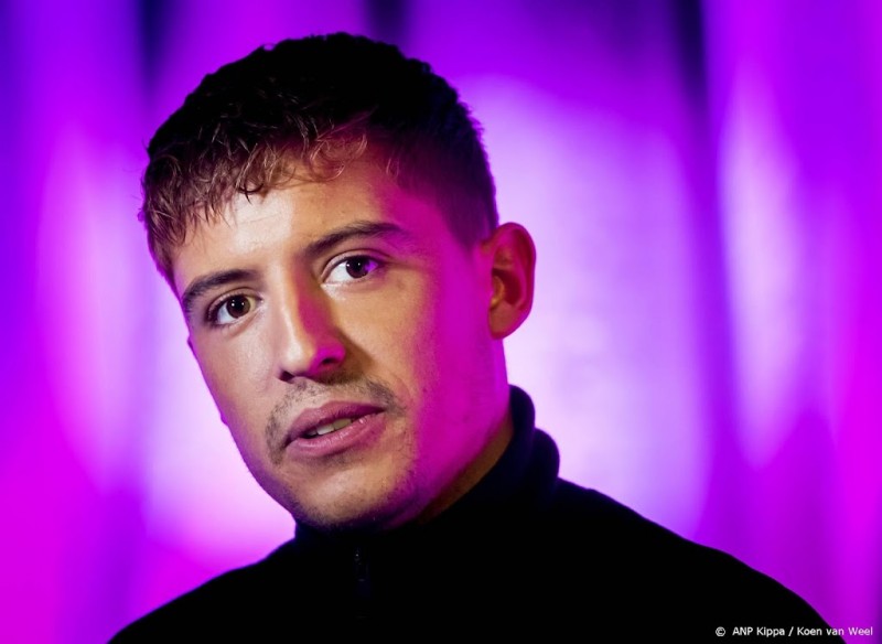 Songteksten.net - Lil Kleine: huwelijk met Jaimie Vaes gaat gewoon door